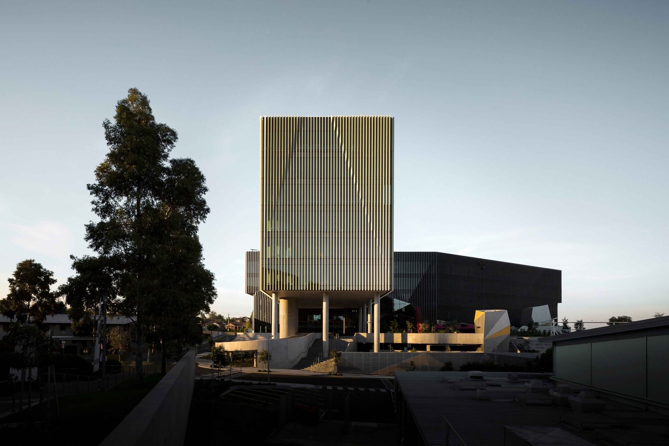 Deakin University Burwood Highway Frontage Building - Hansen Yuncken